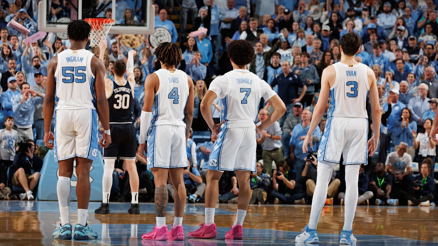 Where is the UNC basketball program seeded in the first bracket preview?