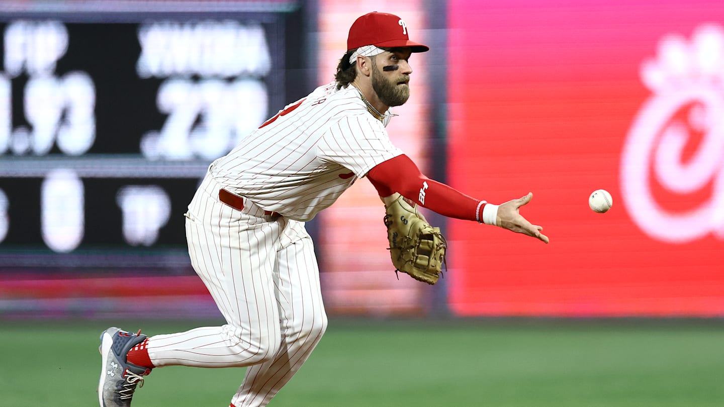 Bryce Harper gets glowing review of his switch to first base