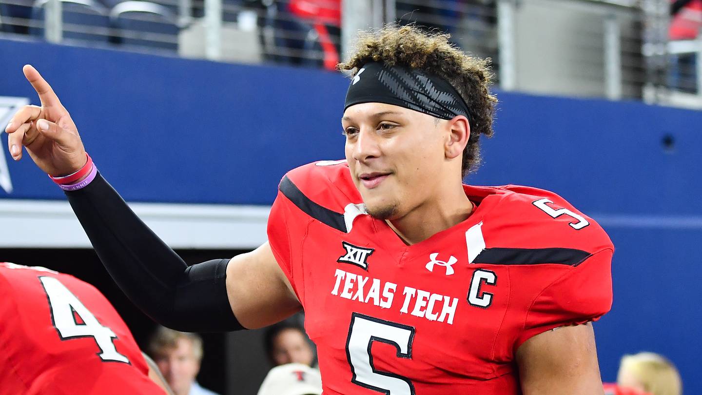 Patrick Mahomes puts his money where his... college is, gives $5 ...