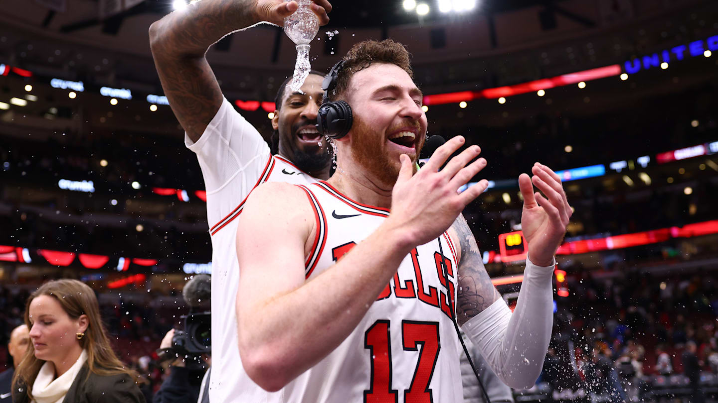 Chicago's new signing Onuralp Bitim stuns in Bulls debut