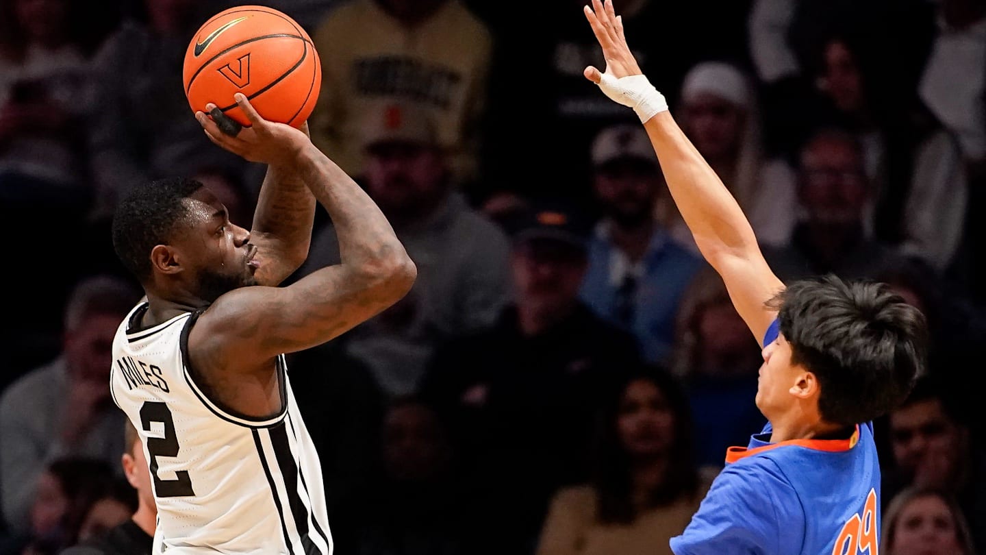 Sources: Duke Miles Out With Knee Injury, Timeline Update