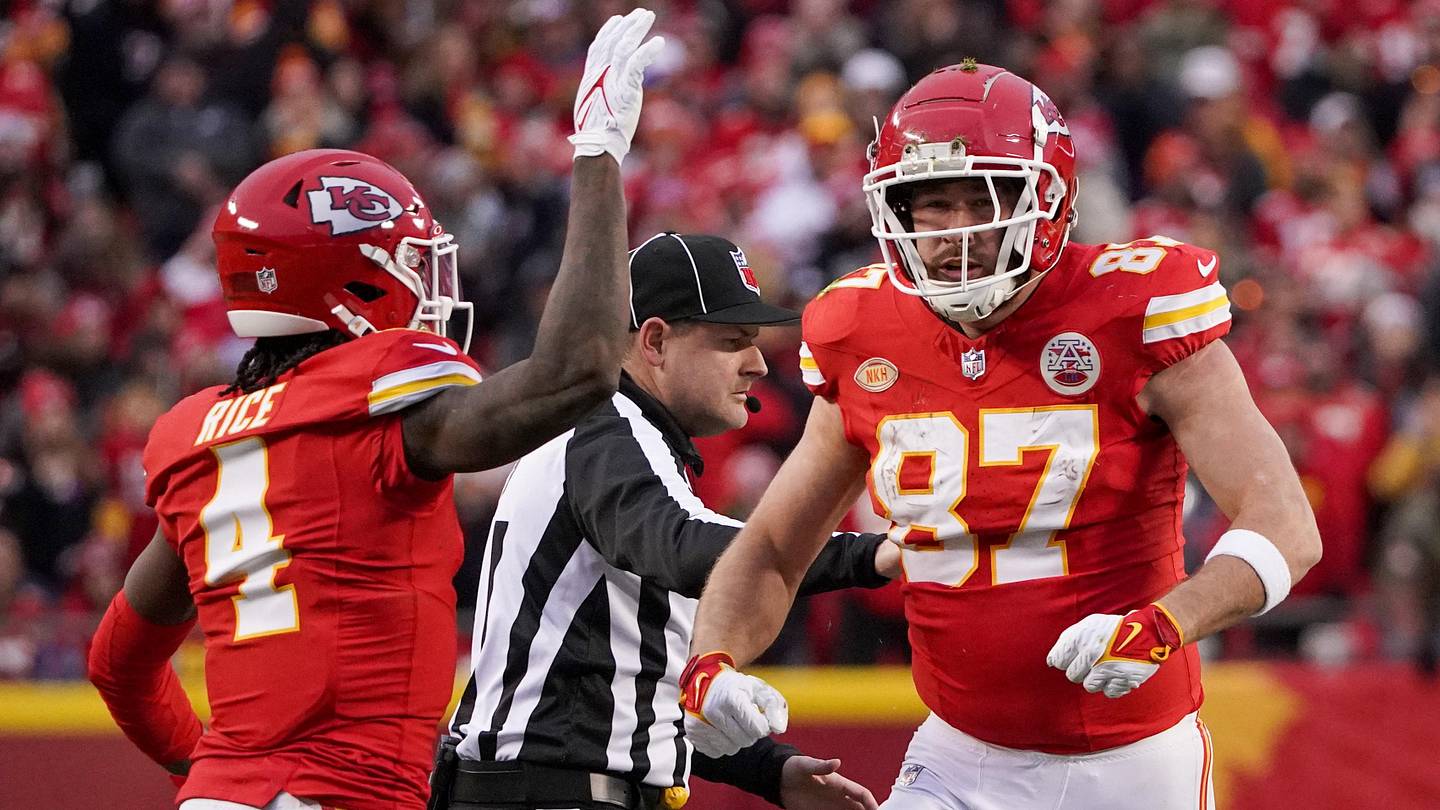 Chiefs' Receiving Corps Ranked Middle of the Pack on Recent List