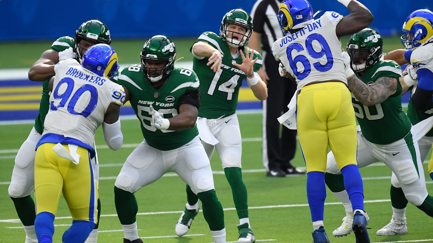 Is the Jets locker room on the same page or in turmoil as the Rams arrive?