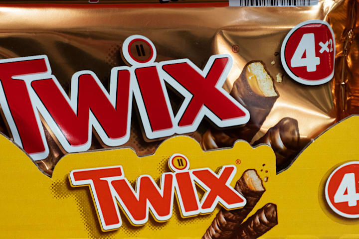 twix candy logo