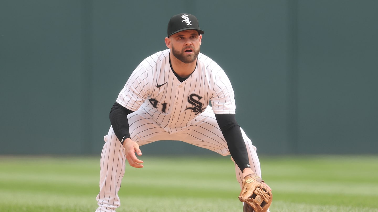 Why Vinny Capra remaining on the White Sox active roster is fine..for now