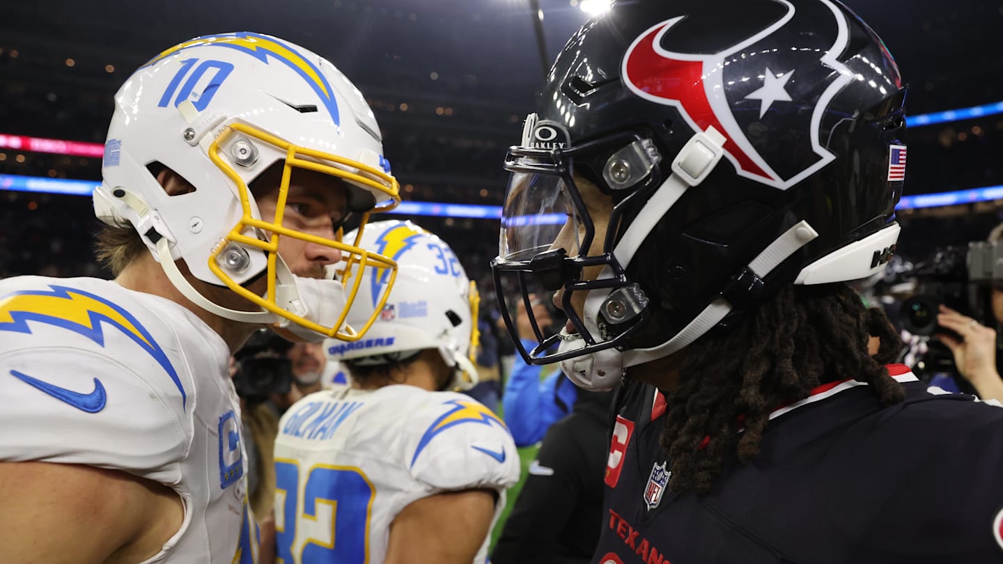 2025 NFL picks, score predictions for every Week 17 game