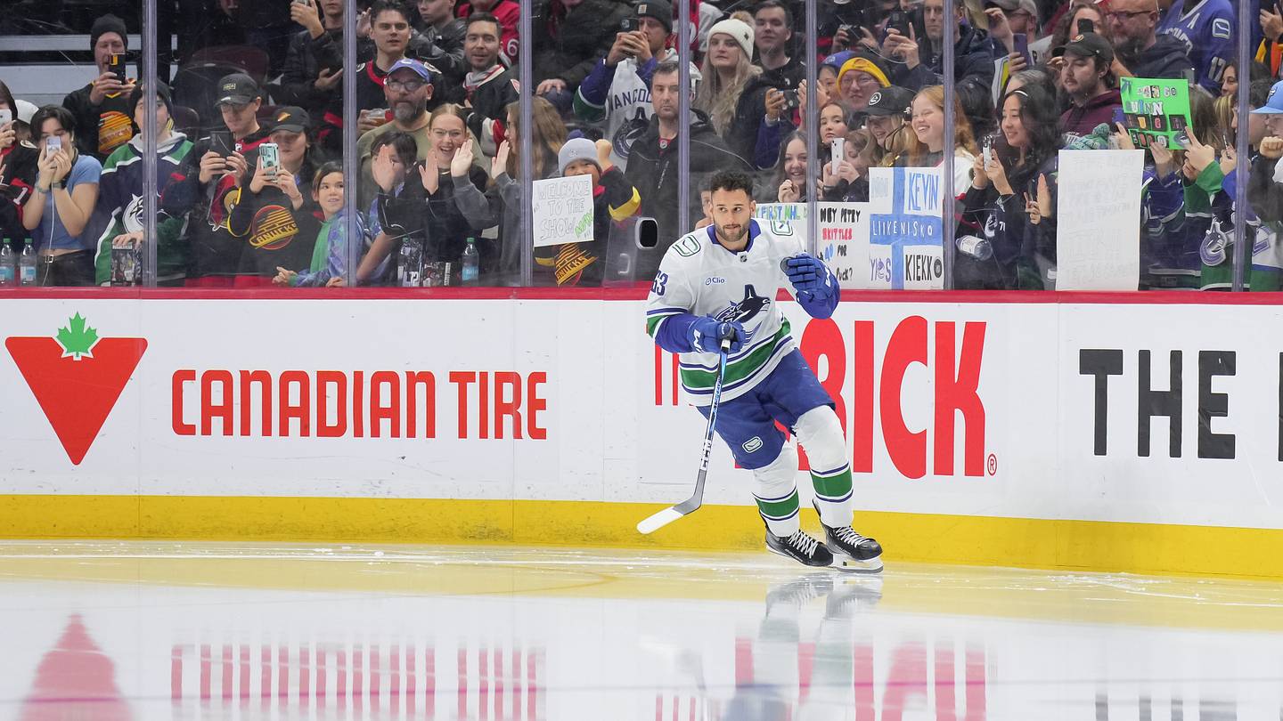 Max Sasson reacts to first NHL milestones after Canucks defeat Senators