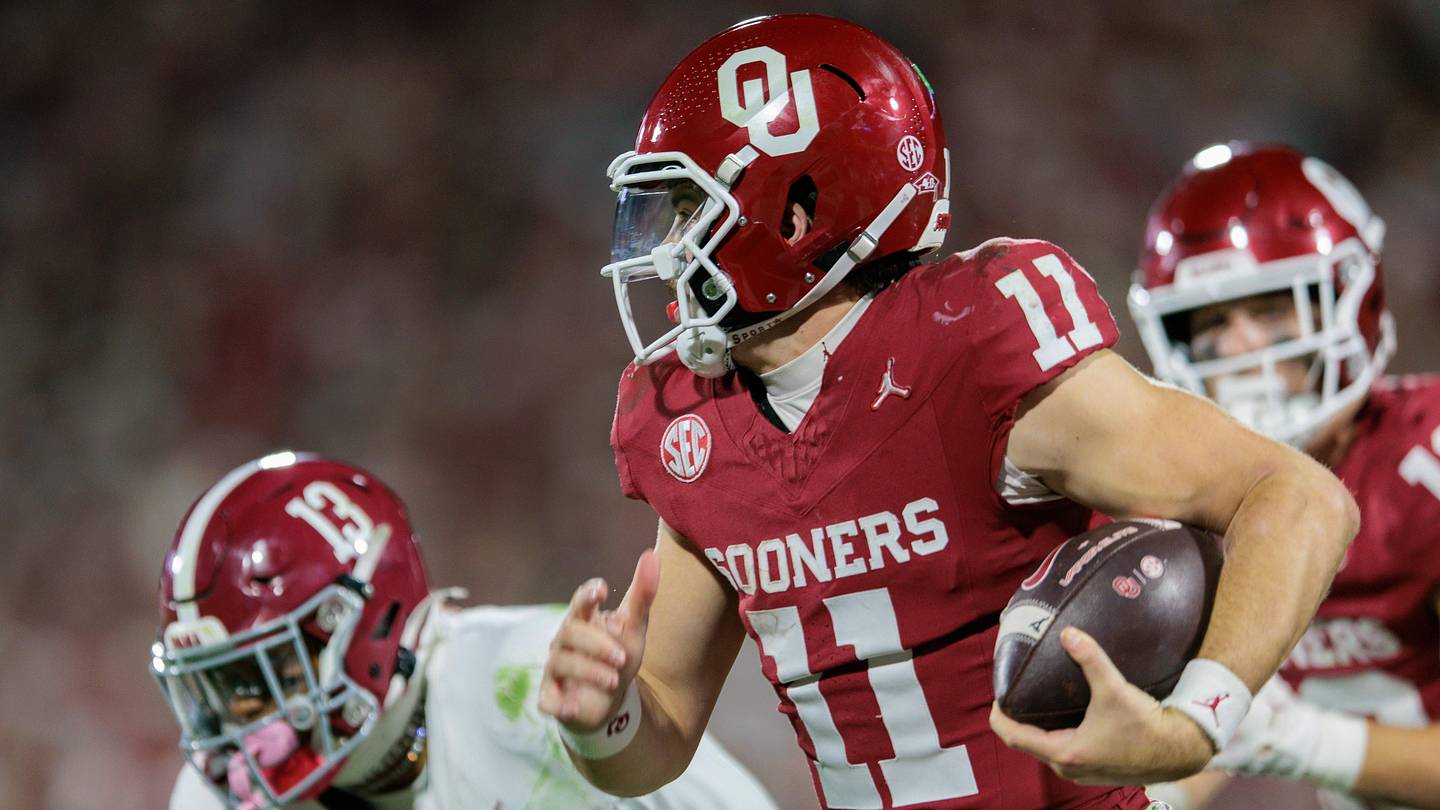 Former Oklahoma QB Lands at UNLV, per Report