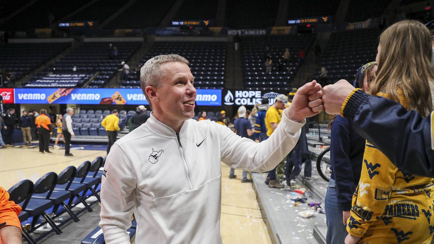 Ross Hodge Preaches Continued Growth Following Midseason Bye