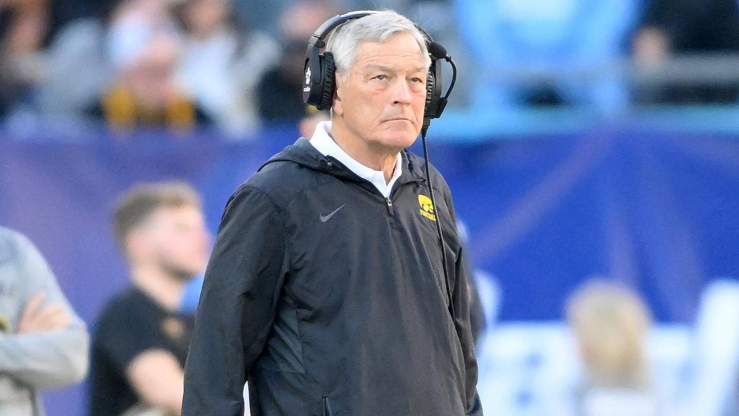 Kirk Ferentz is looking to flip the script by prying a 4-star WR out of ...