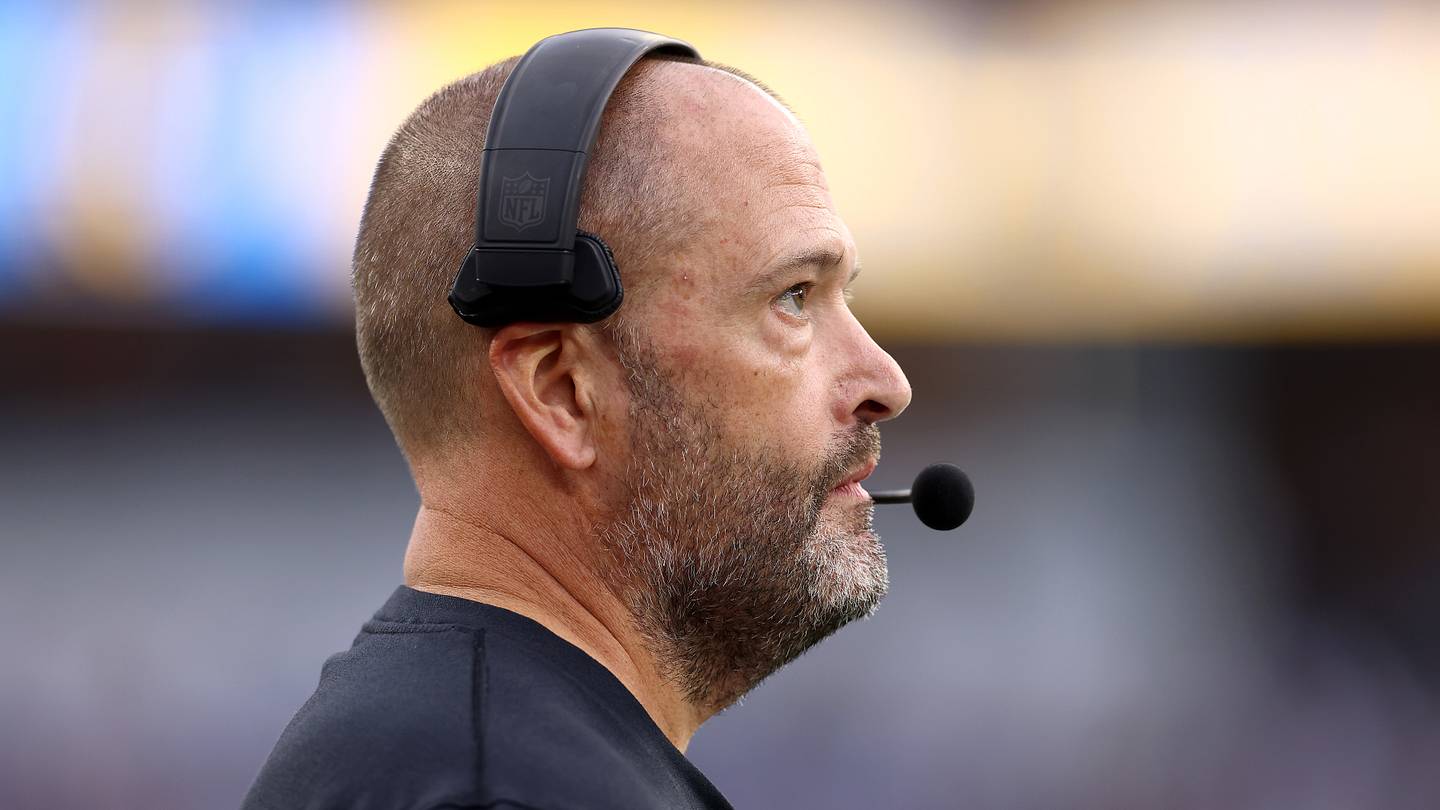 This Raiders coach should lose his job after embarrassing Week 5 showing