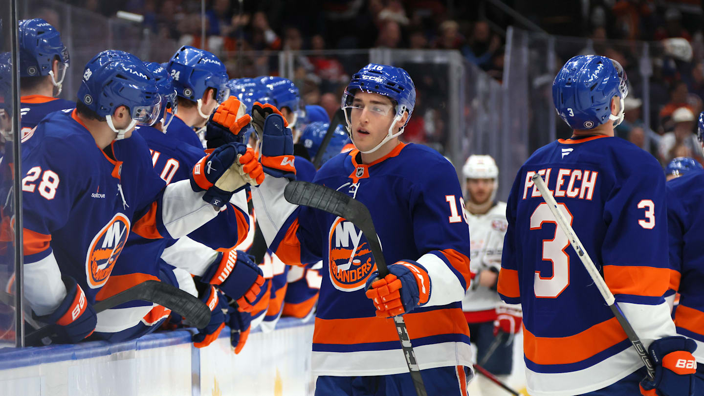 Marc Gatcomb earns one-way deal amid crowded NY Islanders forward group