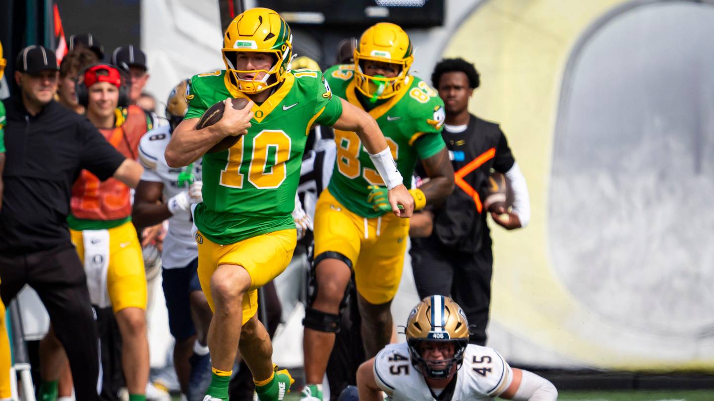 Two Oregon fan favorites choose opportunity, with a chance to come home ...