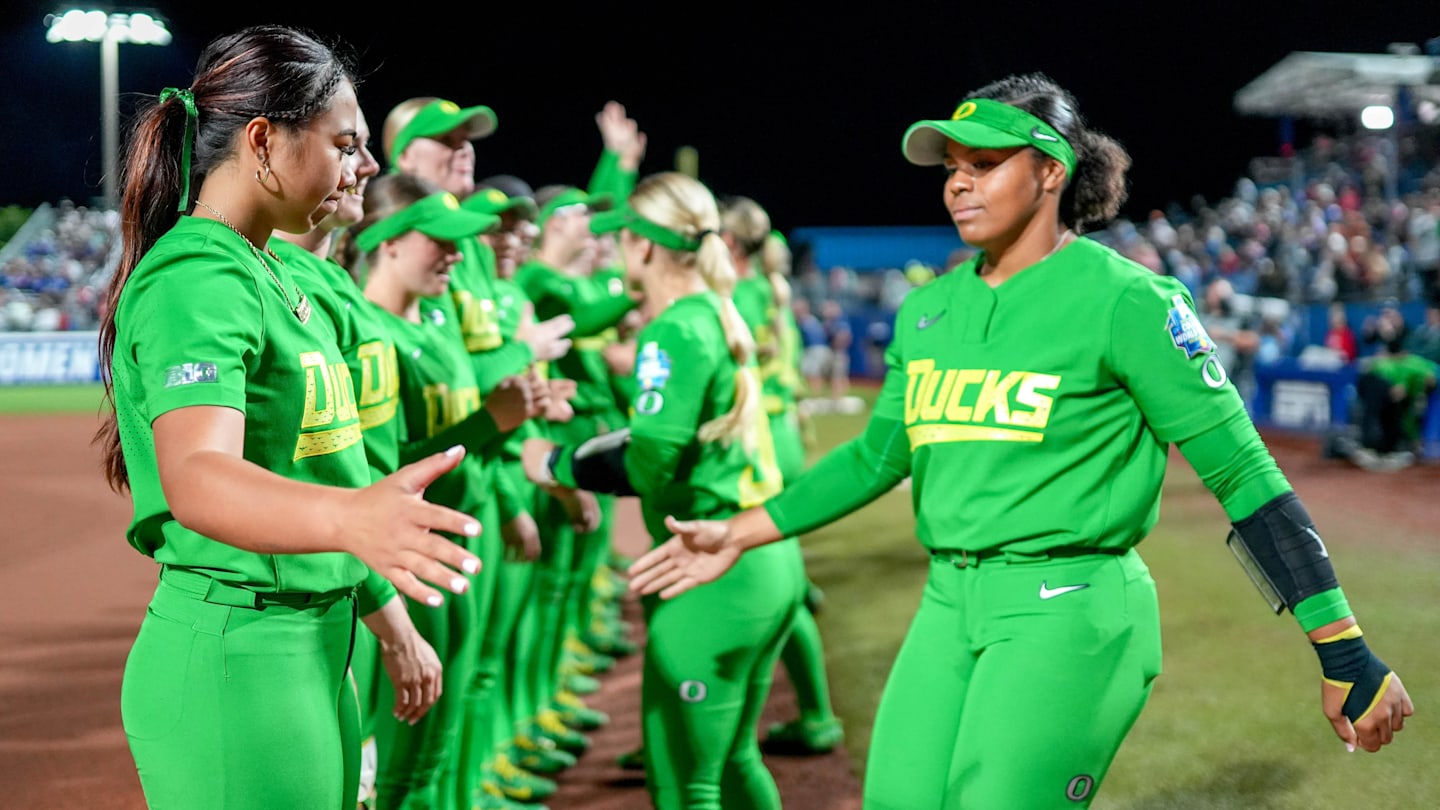 Oregon Ducks Lose To UCLA In Heartbreaker, Walk-Off Home Run: Face Ole ...