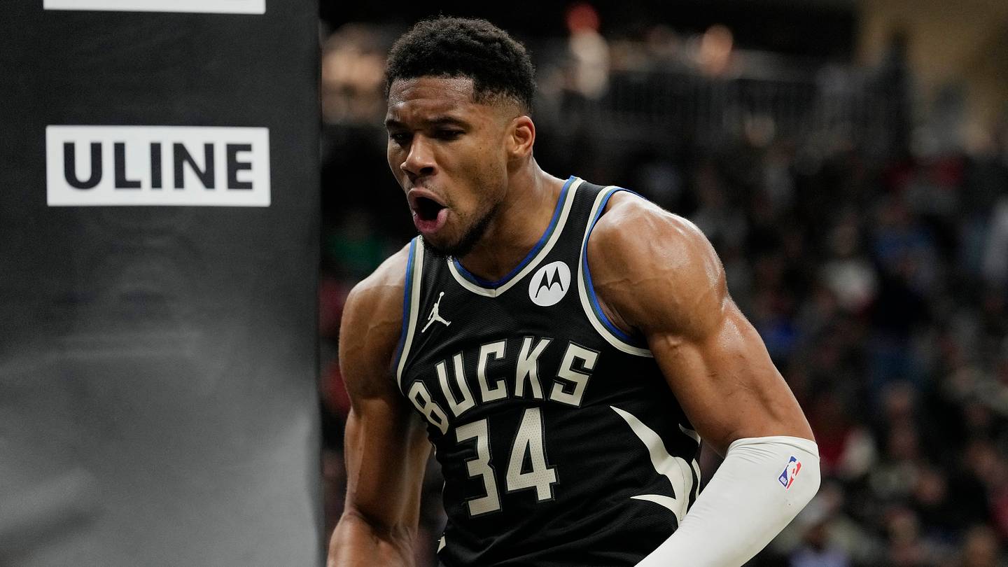 Tim Bontemps cracks open door to Bulls getting into Giannis trade ...