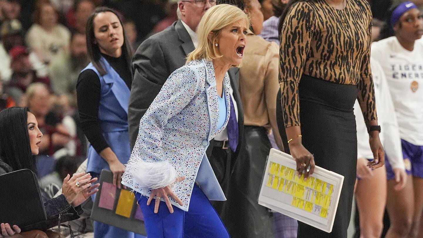The difference between Kim Mulkey and Dawn Staley's postgame comments ...