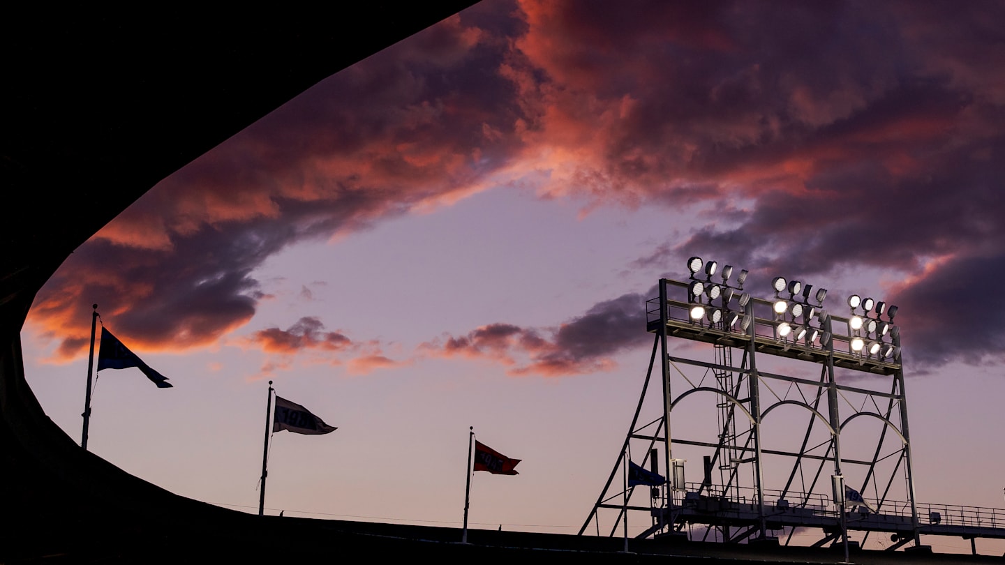 Fill-in Cubs radio broadcaster turns in one of the worst calls you'll ...