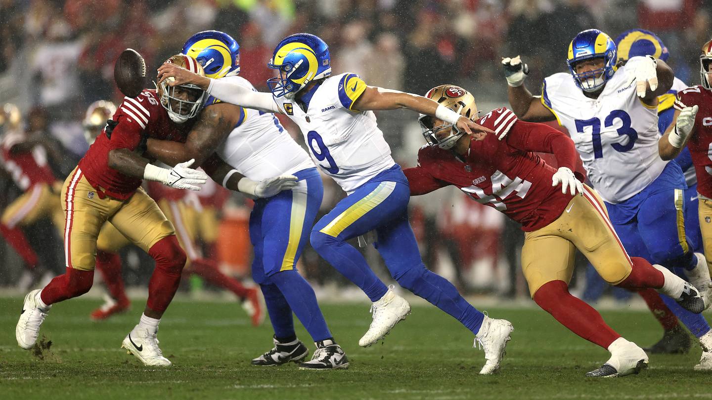 NFL fans were bored through 49ers-Rams' rainy, punt-filled first half ...