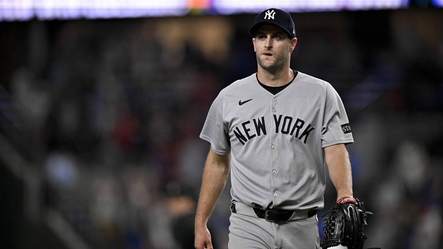 Yankees' trade deadline disaster quietly begins his spring training ...