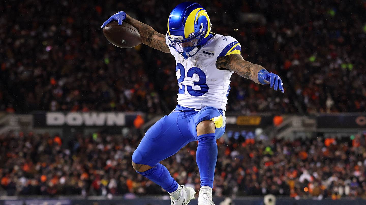 Notre Dame star shows usual NFL dominance in helping Rams to the NFC ...