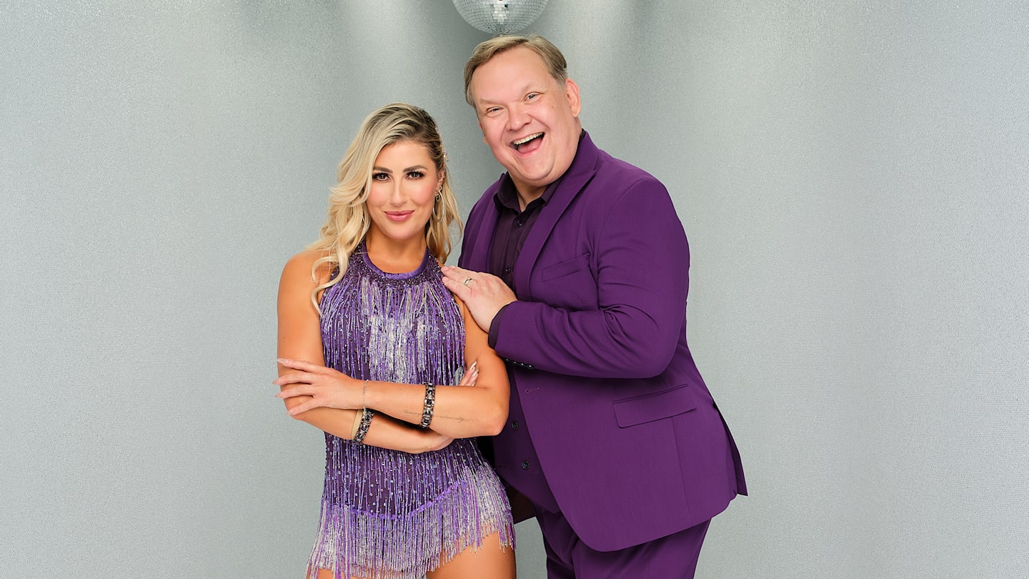 Andy Richter charms Dancing with the Stars judges despite low score