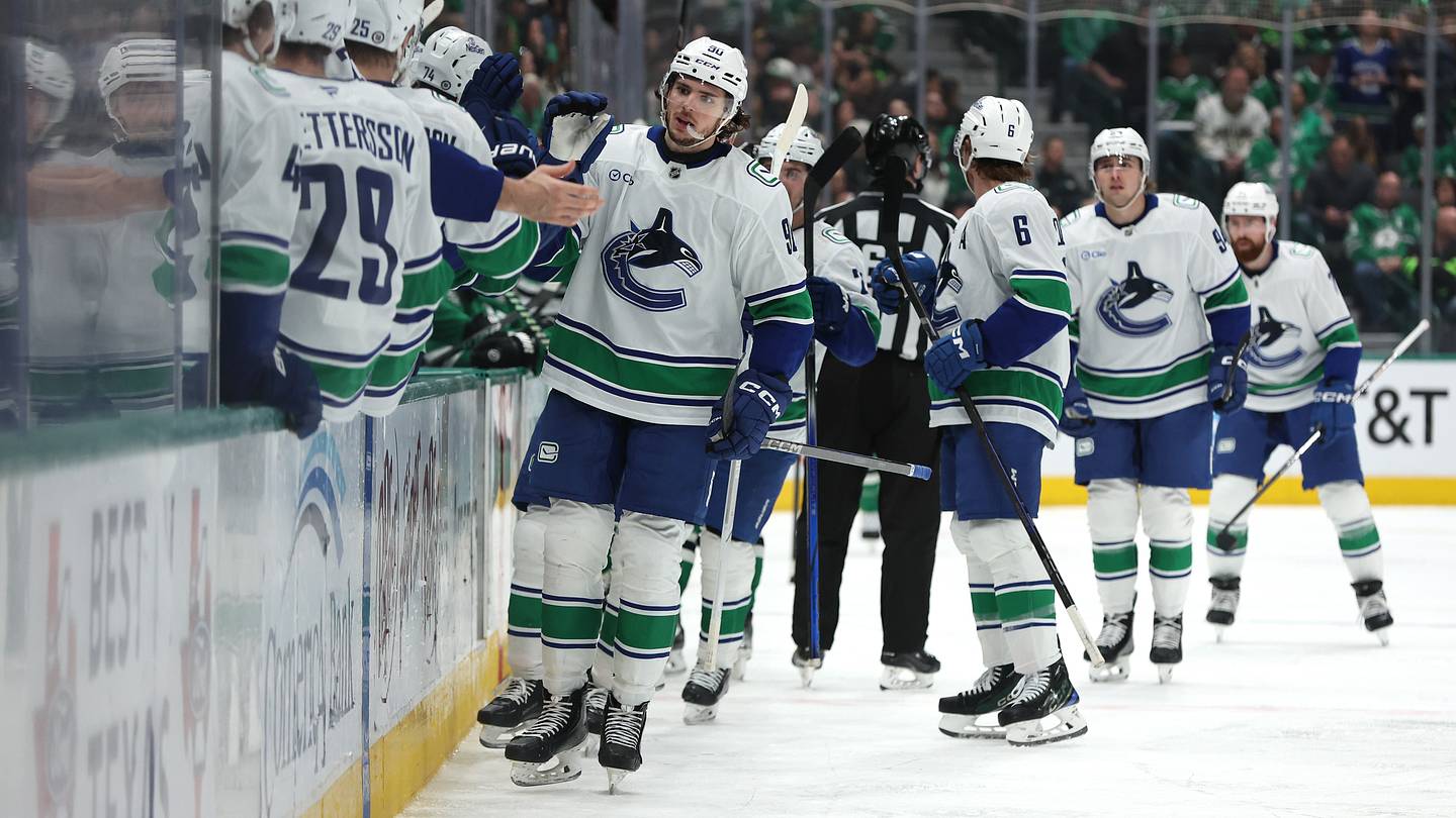 Canucks make history with 5-2 comeback against the Stars