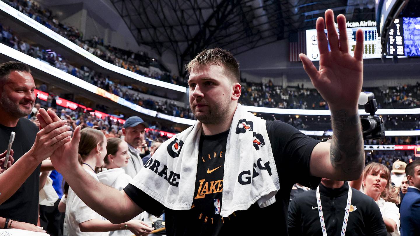 Luka Doncic Received a Hero's Welcome in Lakers' Locker Room After Win ...