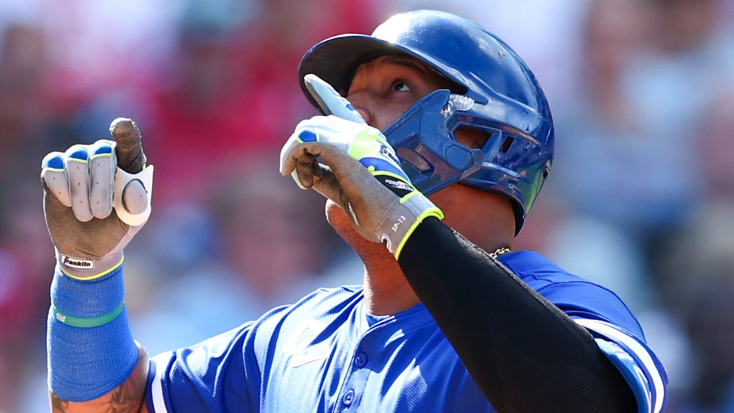 Royals' Salvador Perez puts so-so 2025 behind him, starts anew in Venezuela with slam