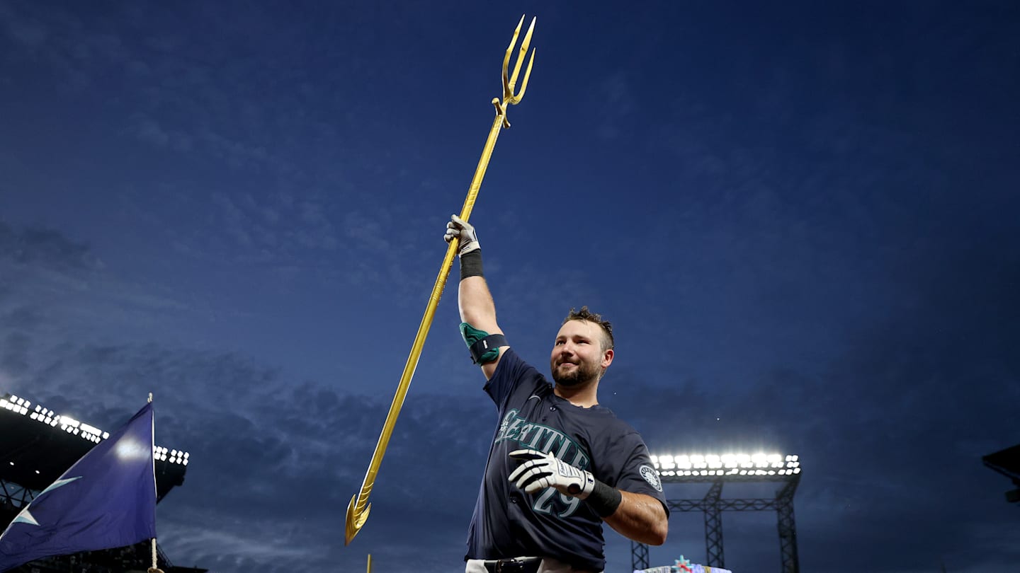 Cal Raleigh has a leg up on both Ohtani and Judge in one big statistic