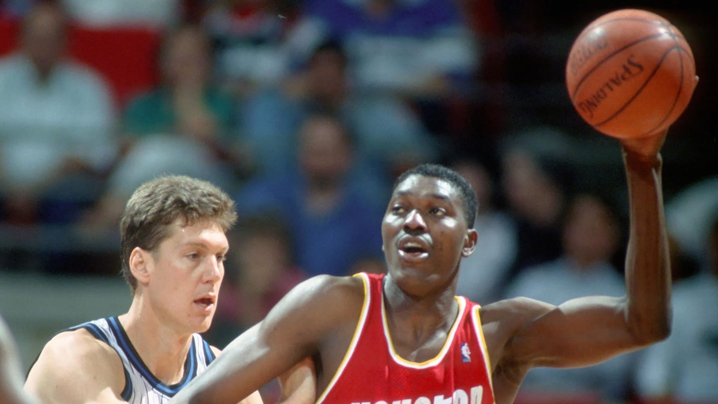 hakeem olajuwon stats