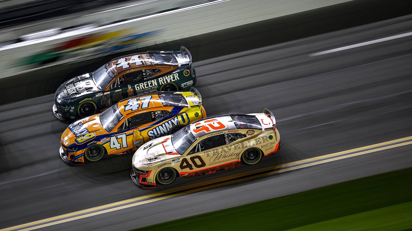 Two NASCAR teams returning after missing the Daytona 500