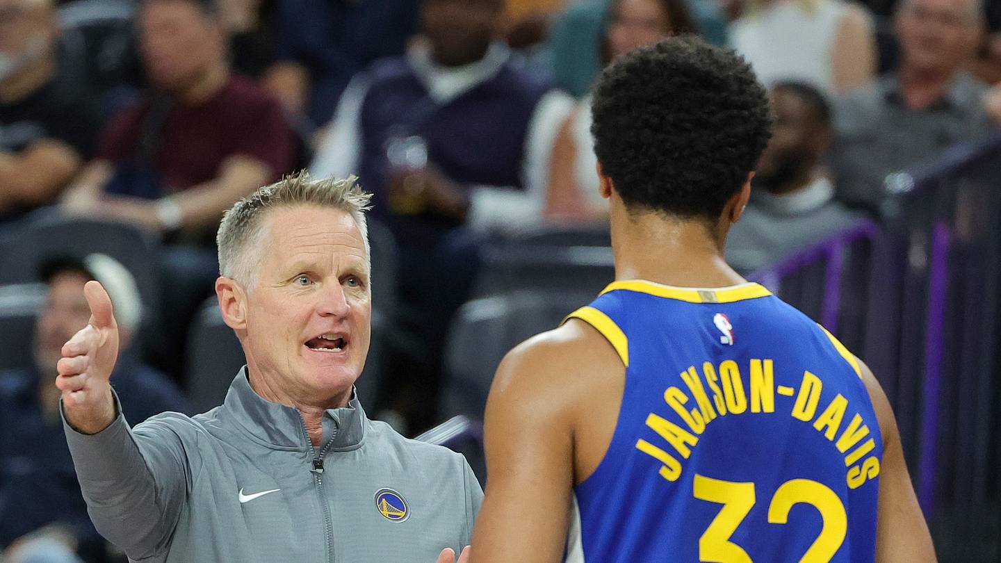Steve Kerr avoids disaster with bizarre move that leaves Warriors fans ...