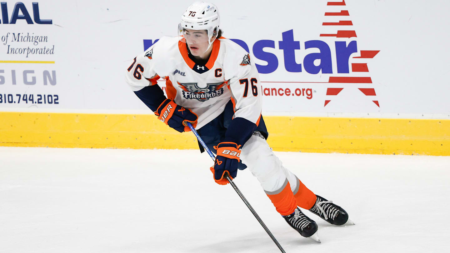 Rangers sign 6’7” red-hot prospect to entry-level contract