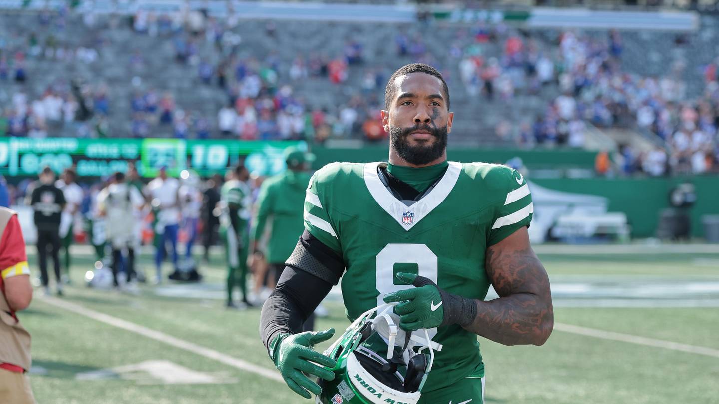 Recently Re-Signed Jet Already on Roster Chopping Block