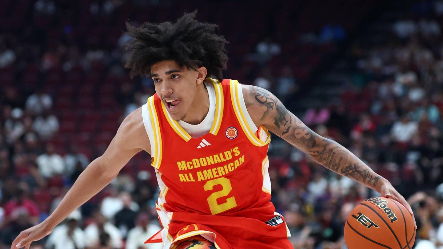 Kansas' Taylen Kinney will see extra time on the court this summer with ...