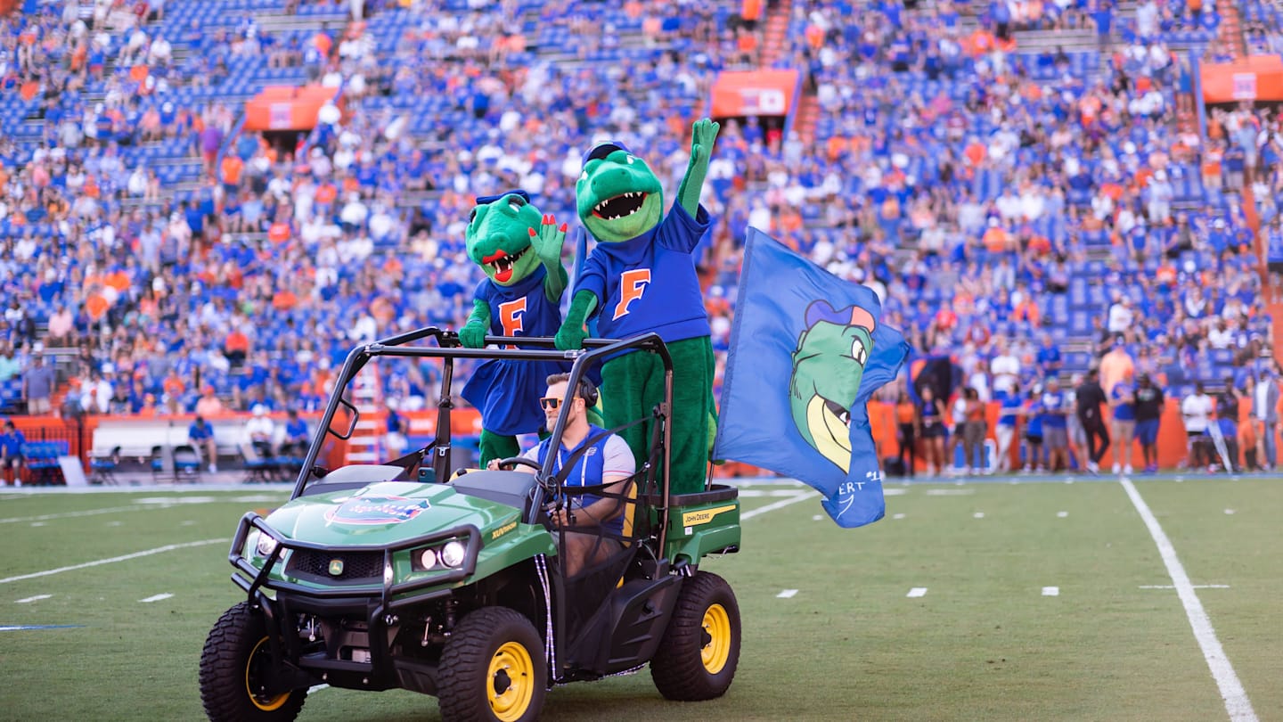 Florida Football: Gators avoid the Baby Gronk circus