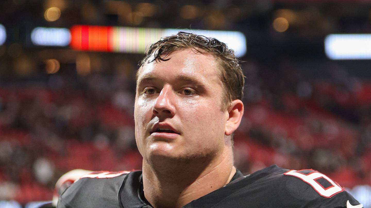 Falcons Send 2 Players to Pro Bowl, 8 Others Listed as Alternates
