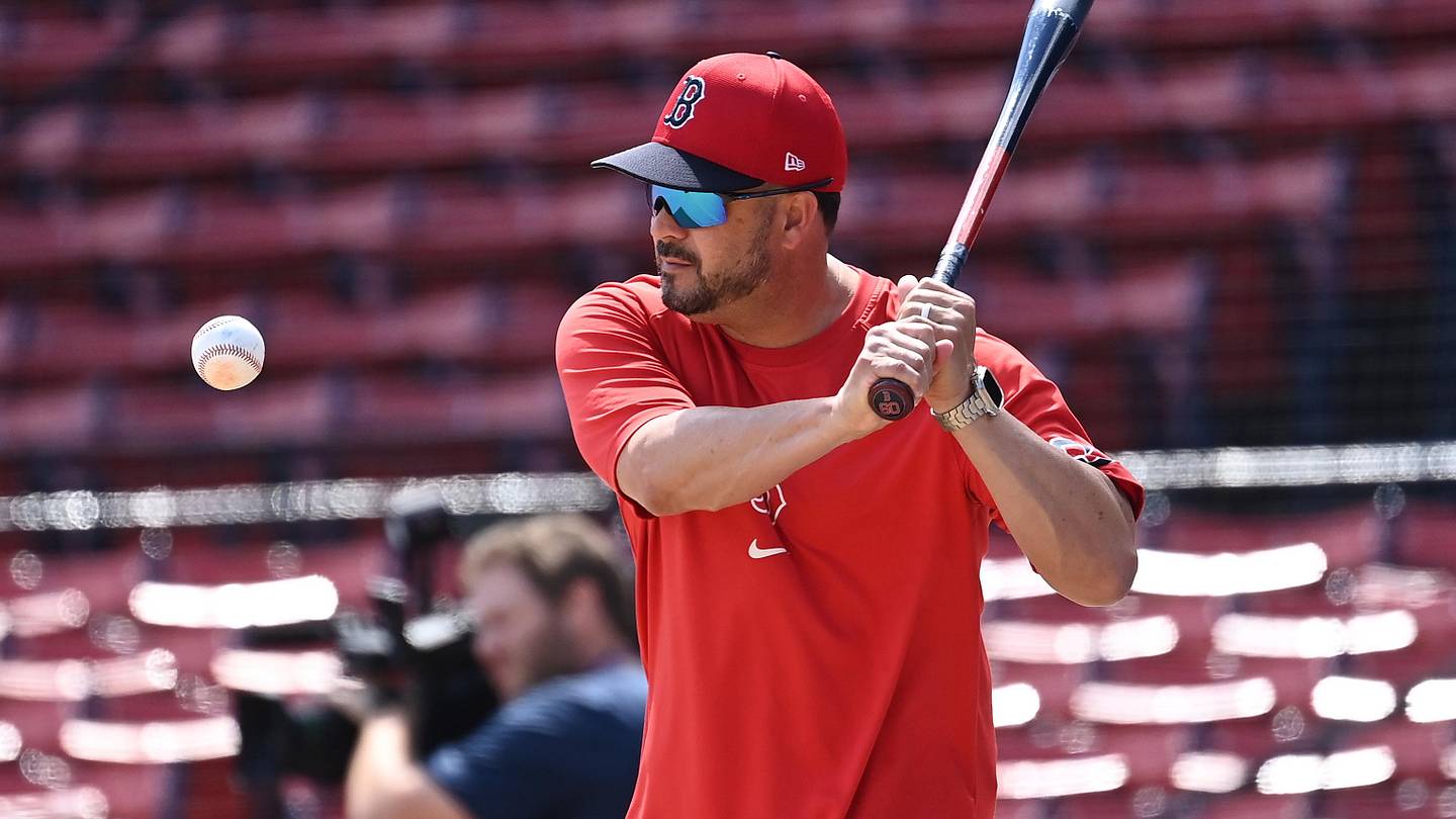 Red Sox's Ramón Vázquez Announces Decision on Coaching Future