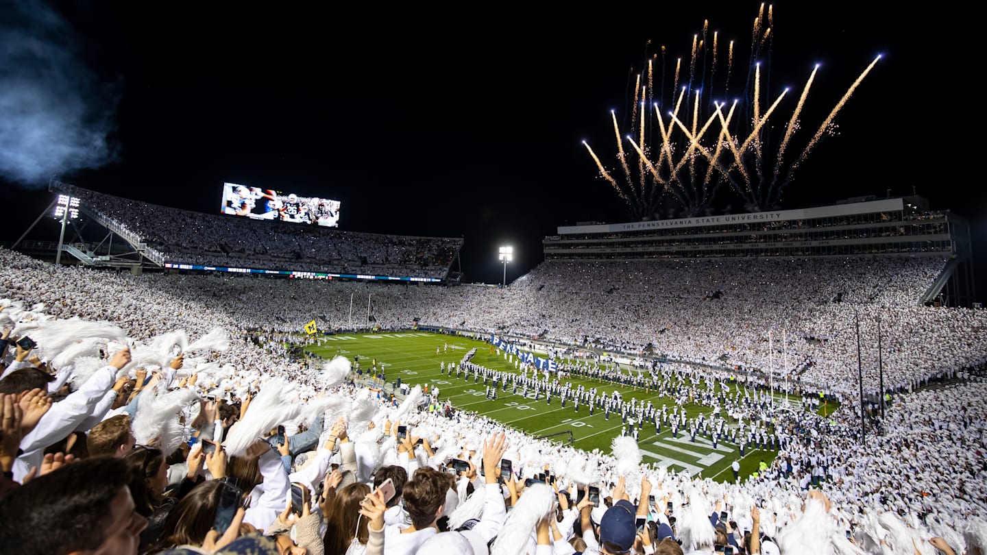 Just in case Penn State cuts the lights, Oregon can debut its latest ...