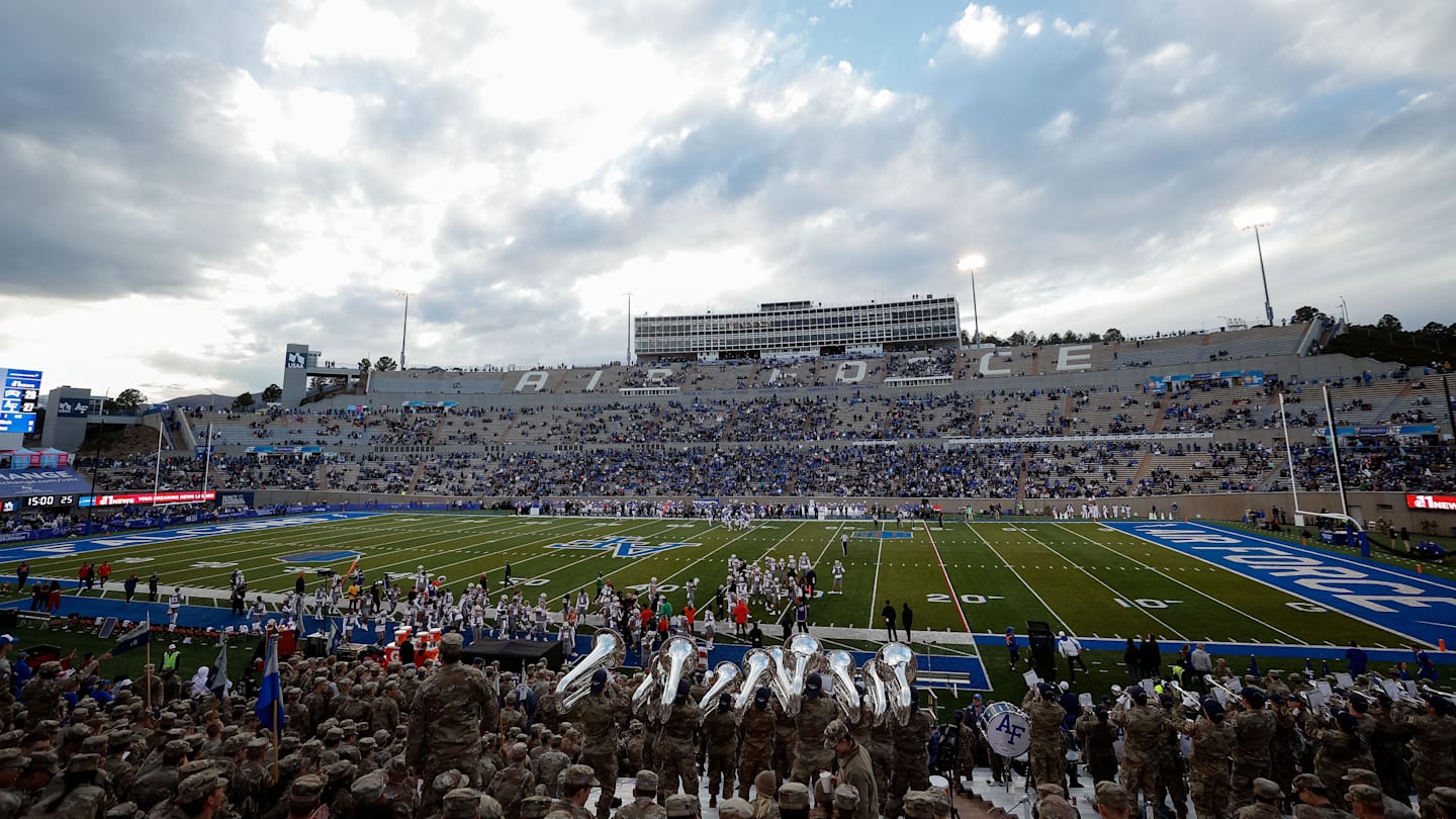 Air Force football goes all out with new Special Operations Command ...