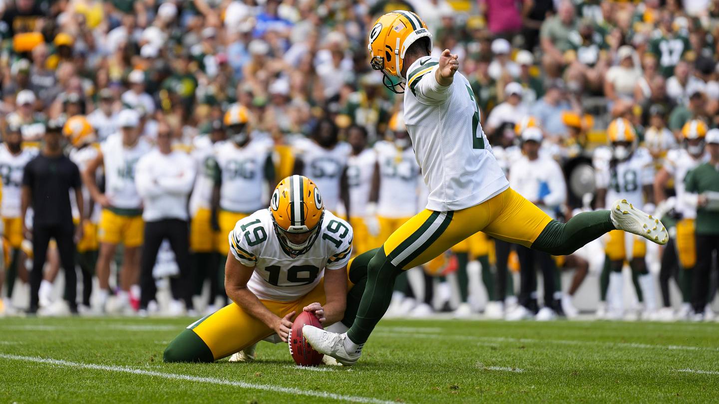 Former Packers Kicker Lands New Opportunity With NFC Rival Before OTAs