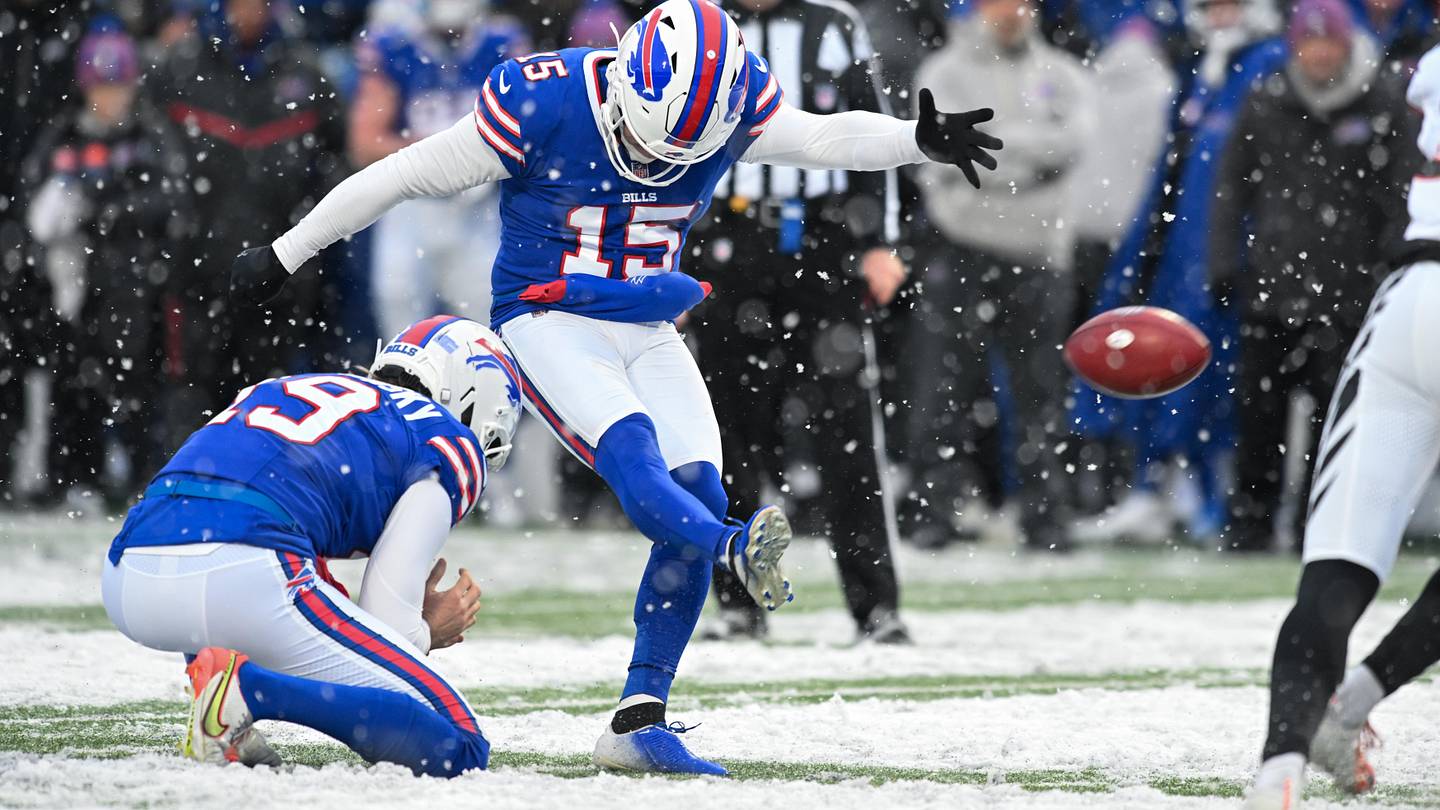 Bills face uncertainty at kicker in Week 17, hold tryouts for three ...