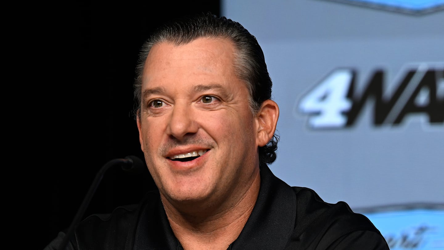 NASCAR makes 'pathetic' rule change, triggering Tony Stewart conspiracy ...