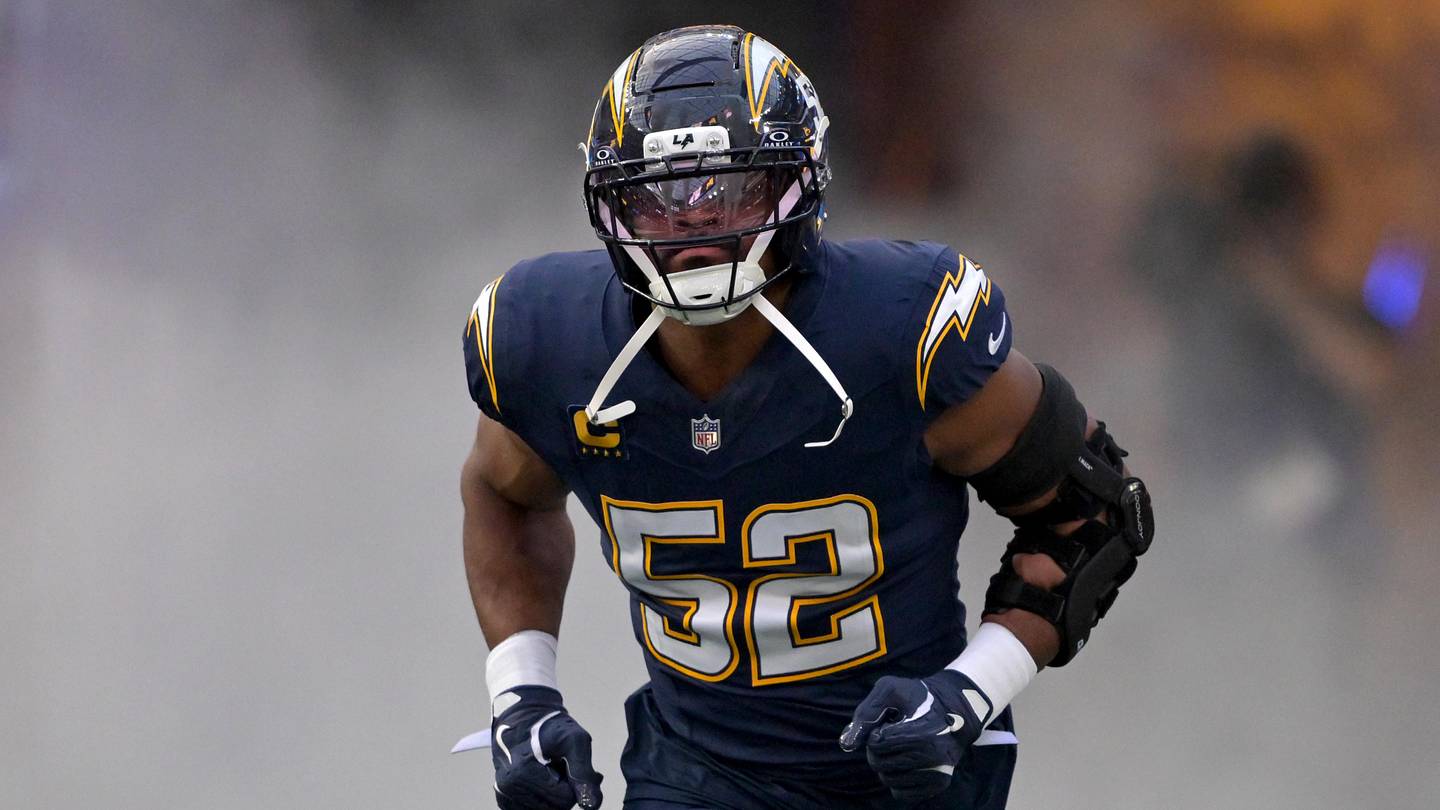 Future Hall of Fame Edge Rusher Interestingly Linked to Carolina Panthers