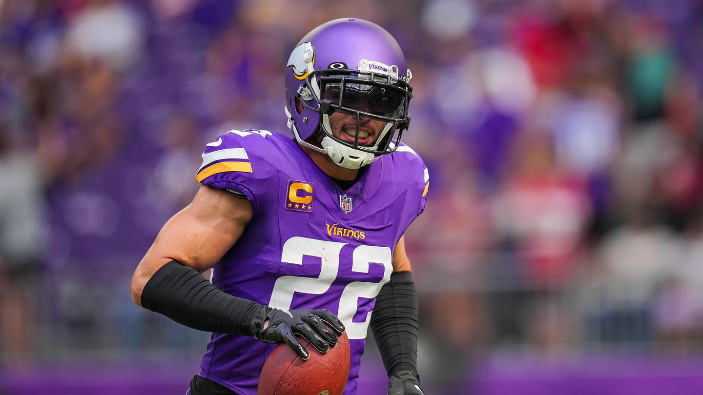 Harrison Smith had some extra shade for Aaron Rodgers after joining ...