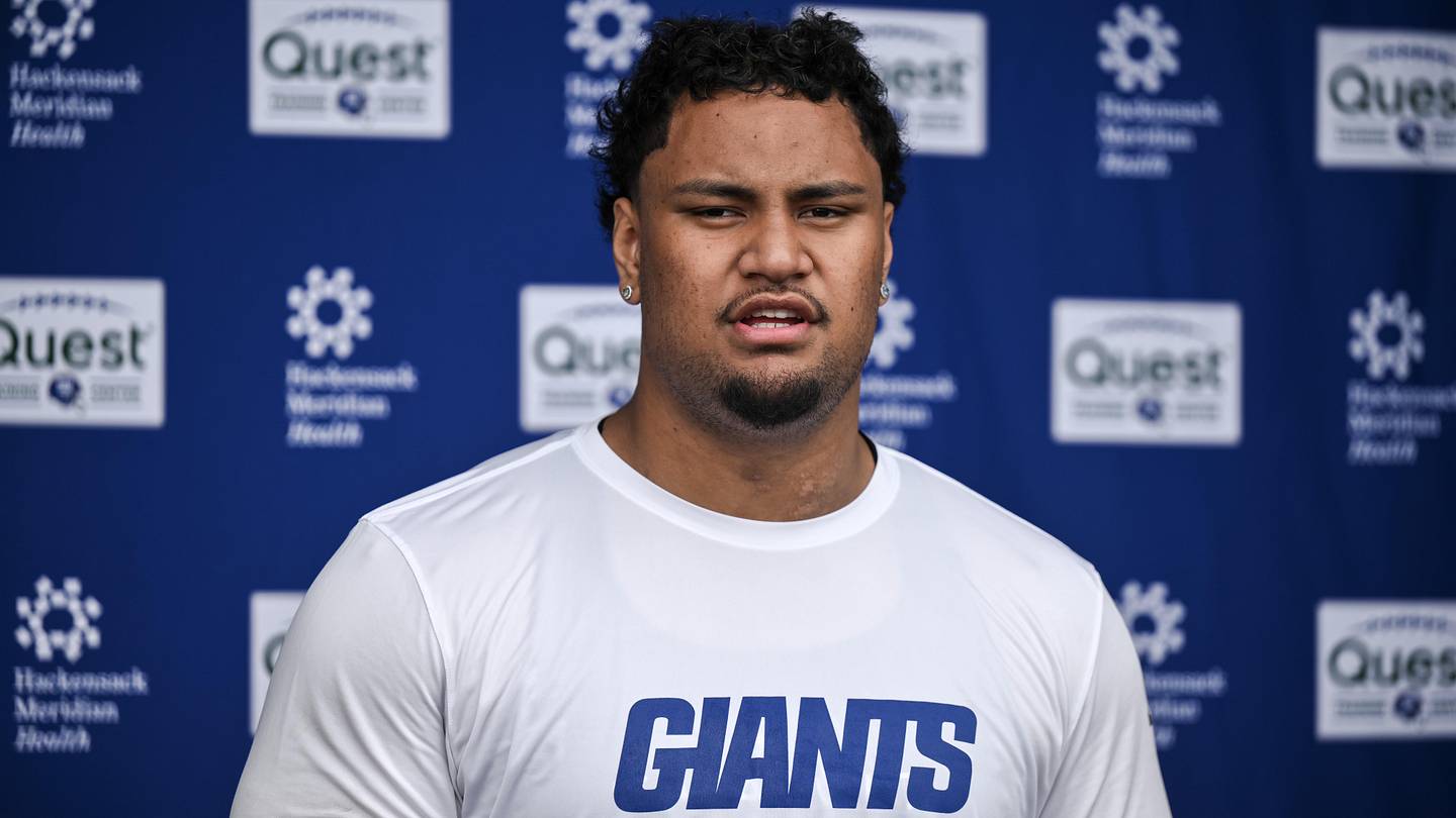 Francis Mauigoa could turn early Giants test into proof he belongs