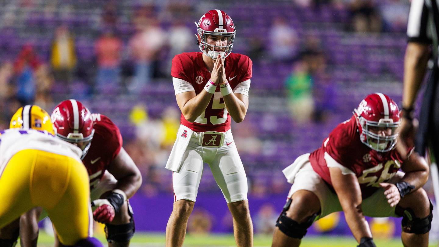 College Football Week 11 Schedule: Full List of Games, Time & TV Info