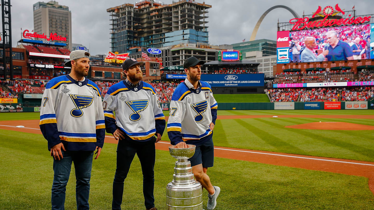 How the Blues and Cardinals teamed up to secure St. Louis as a sports town