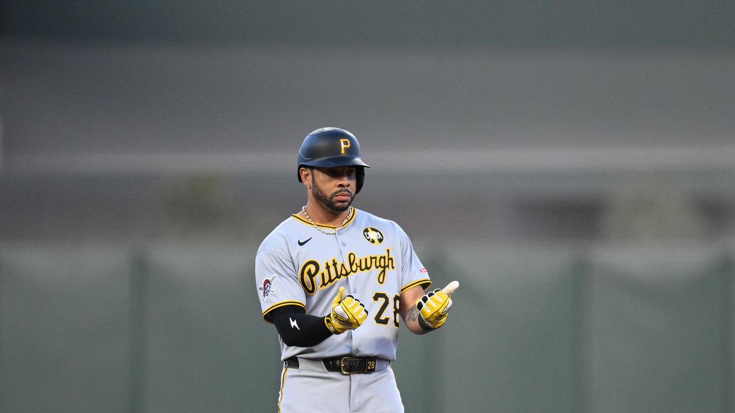 Rangers Interested in Veteran Outfielder To Boost Offensive Ceiling
