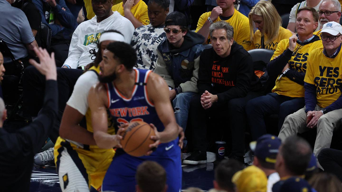 Ben Stiller Drops Knicks Joke at Tony Awards
